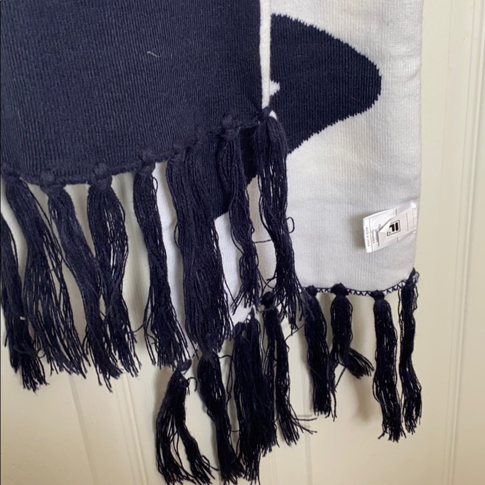 Bts Endorsed Brand Scarf - Gem